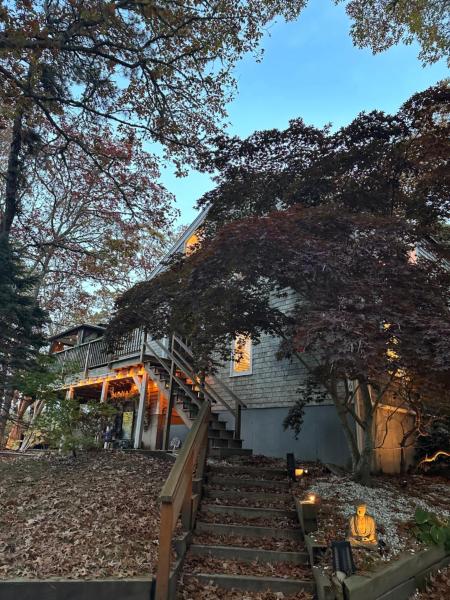 Cape Cod Villa - Cape Cod, MA