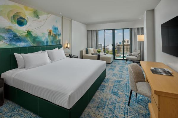 The Heritage Hotel Manila - Makati