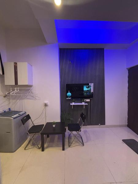 Ivy Splendour Dice Private Studio, Oshiwara Mumbai - Mumbai