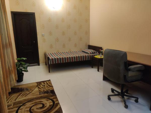 Furnished Room City Center - Karachi