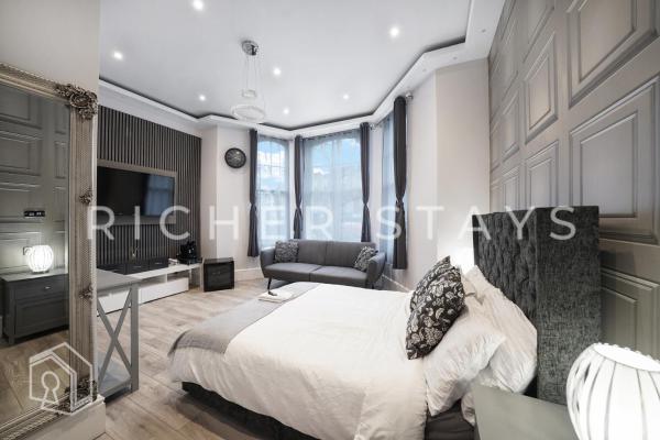 Hackney Suites - En-suite Rooms & Amenities - Barnet