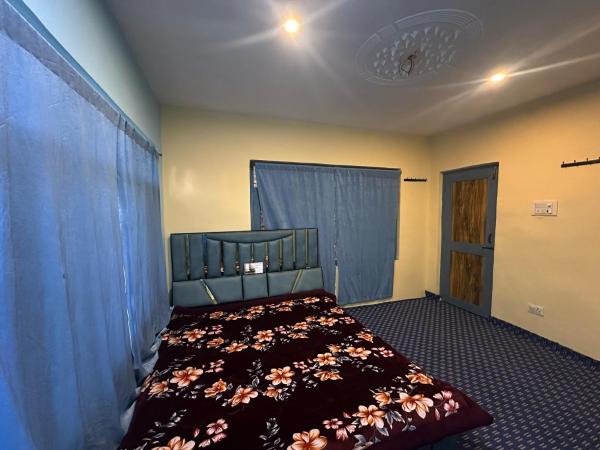 Dreamscape Night Stay - Srinagar