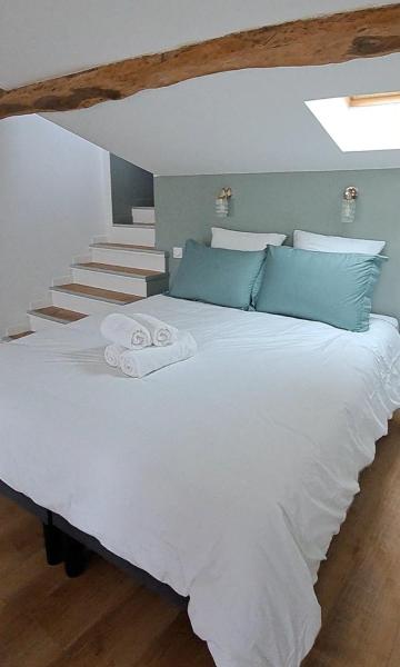 La Porte Bleue - Appartement Juste Rénové - Très Propre - Grand Confort - Lumineux - Calme - Centre Historique - Niort