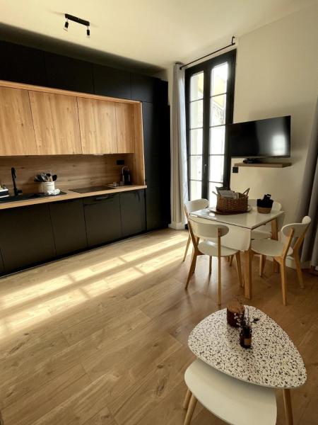 Marlène Coeur Vieil Antibes, Quartier Sympa, Rénové Et Convivial , Clim, Balcon - Antibes