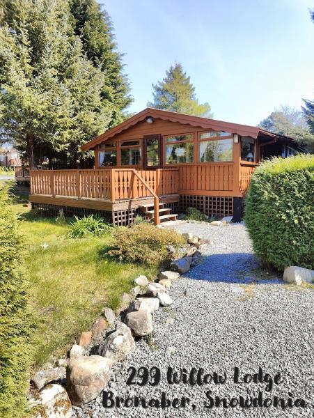 299 Willow Lodge - Wales