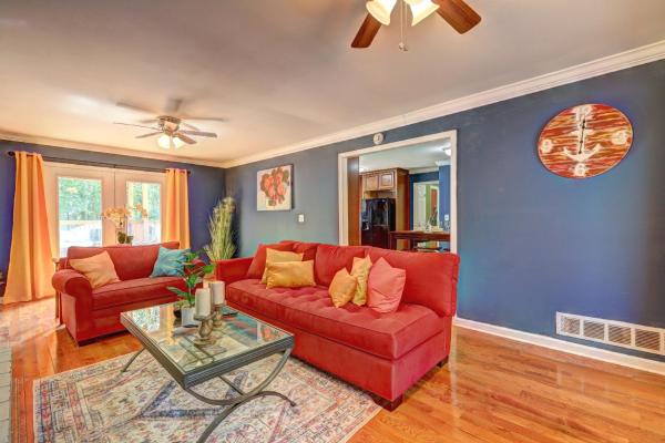 Atlanta Lovely 4 Bedroom Home - Riverdale, GA
