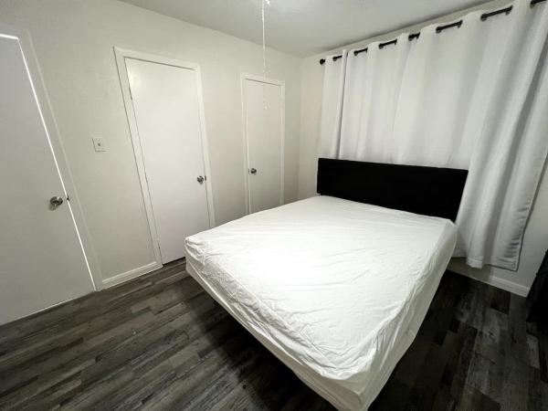 Luxe Stylish 2br, 8 Min To Dfw Airport - Grand Prairie, TX