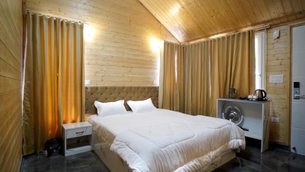 Felicia Meadows - 다널티