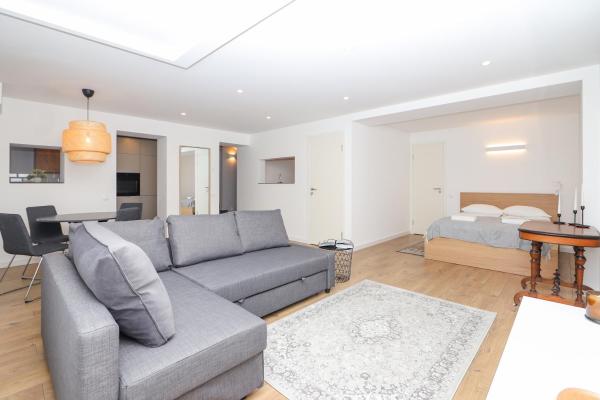 The Spinner Spot I Self Check-in I ᴄᴏʜᴏSᴛ - Lithuania