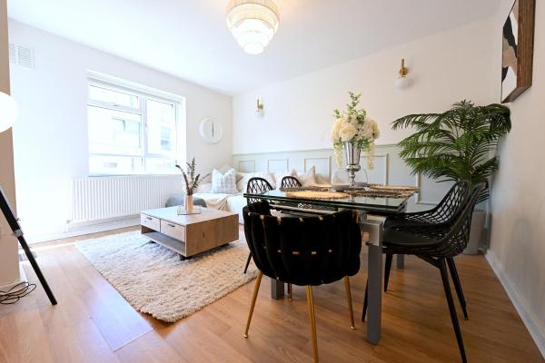 Central City 3 Minutes To Tower Of London Trendy Shoreditch Recently Refurbished 3 Bedrooms Sleeps 8 - London