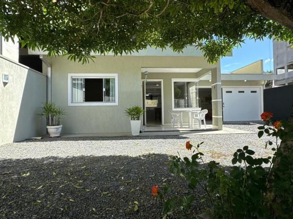 Casa 404 - Aconchegante A 350m Do Mar Em Bombas - Ideal Para Famílias! - Bombinhas