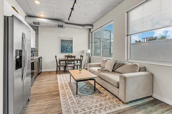 Experience St. Pete Charming 1 Bed By Tropicana - Saint Petersburg, FL