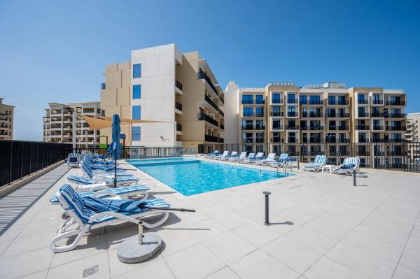 Private Beach 1br-yacht Club-work Space-pool-gym - Ras al Khaimah