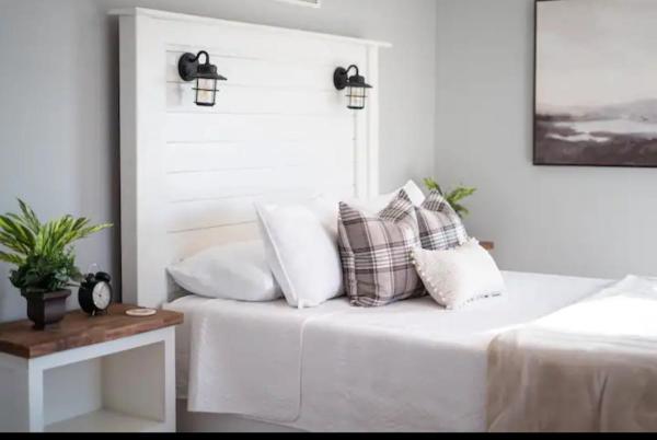 Downtown Single Private Upstairs Apartment - Elizabethtown
