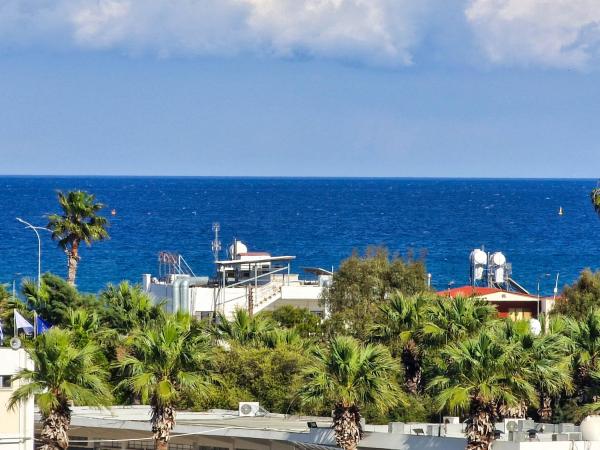 Charming 3-bed Duplex With Stunning Sea View - Larnaca