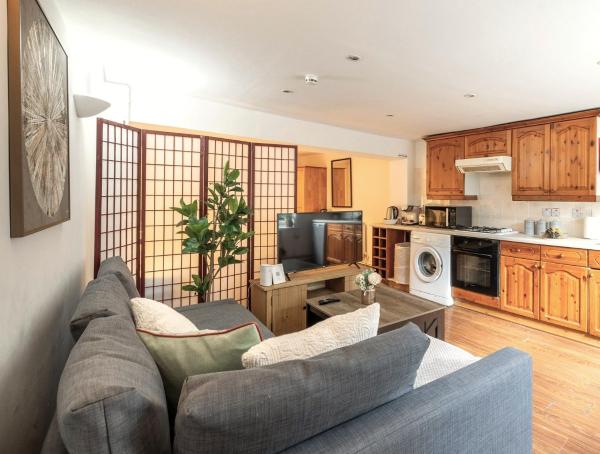 Albert Apt - King's Cross station - London