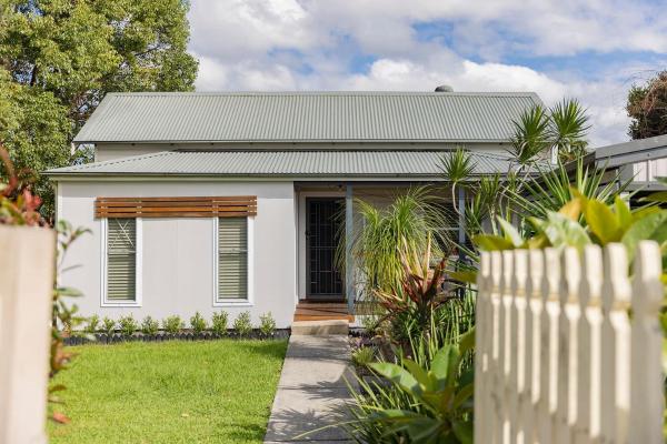 Charlestown Cottage - Relaxed Stay In Lake Macquarie - Newcastle