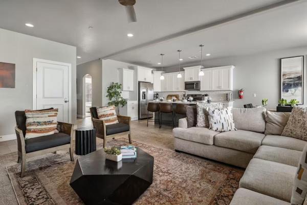 Zion Retreat - Private Pool, Game Room, Sleeps 22 - Hurricane, UT