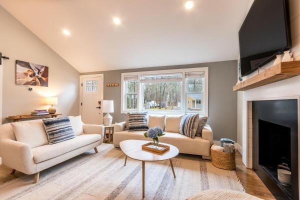 Cape Diem- Home In West Hyannisport - Barnstable, MA