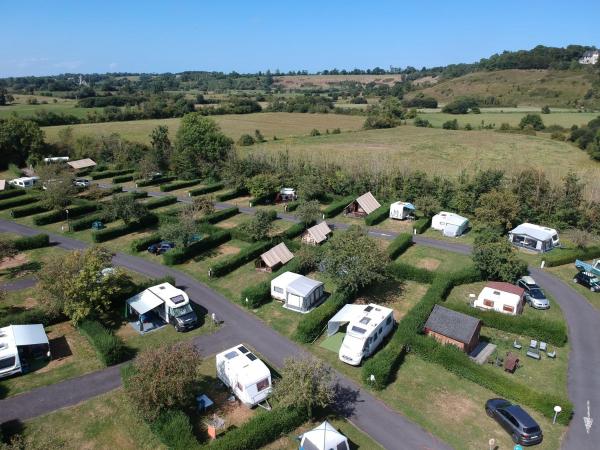 Camping Onlycamp Sous Les Pommiers - Grandcamp-Maisy
