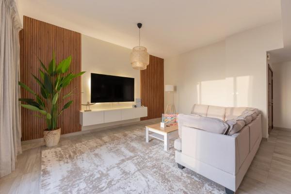 Luxe 2br Dubai Retreat With Ain Dubai View For 6 Guests - 두바이