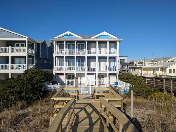 Blueberry Bungalow By Carolina Beach Realty - Carolina Beach, NC