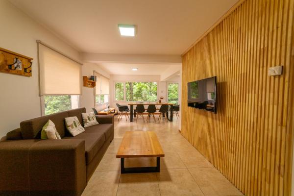 Ventanas Al Sur - Espacio Bandurrias - - San Martin de los Andes