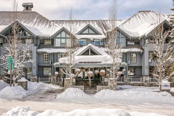 Glacier Lodge -- Walk To Slopes! - Whistler
