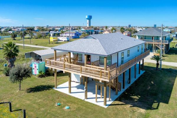 3br 2.5ba King Bed Walk To Beach - Crystal Beach, TX
