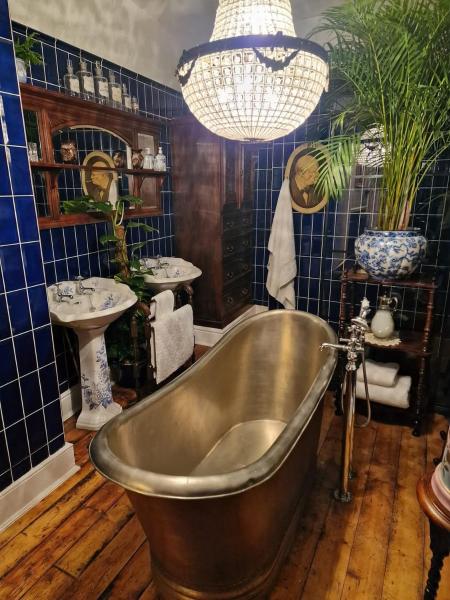 Quirky Victorian Themed Home - Mold