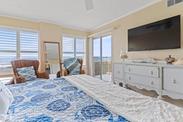 Beachfront 2-bedroom Condo With Stunning Ocean Views Perfect For Family Getaways - Ocean City, MD