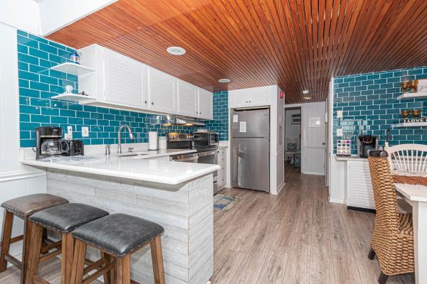 Direct Oceanfront Condo With Pool 68th St With Pool - Ocean City, MD