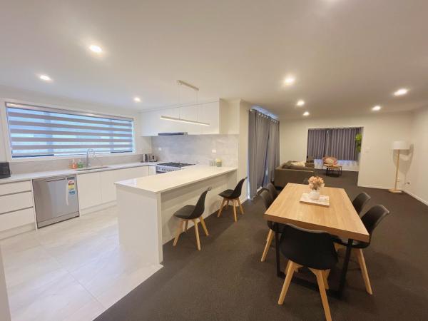 Rotorua Sunshine Brand New 4 Bedroom House - Rotorua