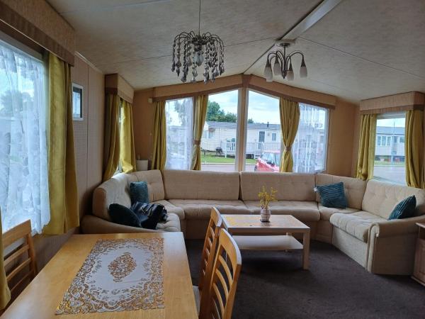 Cozy Caravan Retreat - Brightlingsea