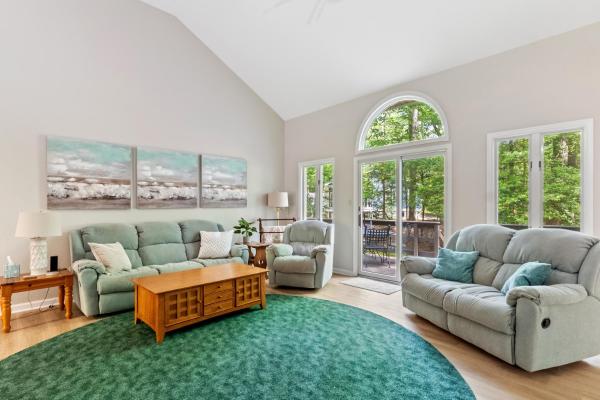 Spacious Ocean Pines Home Perfect For Family Gatherings - Ocean Pines, MD