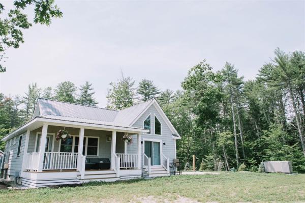 Couples Cottage Limit 4 Cottage - Sebago Lake State Park, Naples