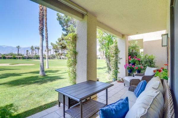 Resort Pools + Golf: Palm Springs Condo! - Cathedral City, CA