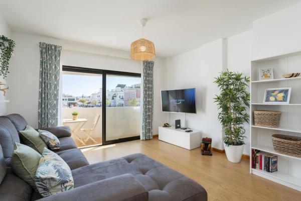 2 Min Island Ferry, Pool, Free Parking - Olhão