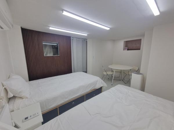 Shin-nonhyeon Hideout - Seoul