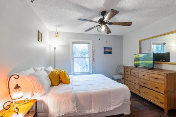 Pet-friendly Beach Getaway, Relax By The Bay! - Maryland