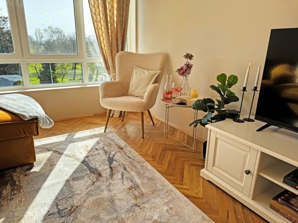 Aura Beach Apartment - Burgas