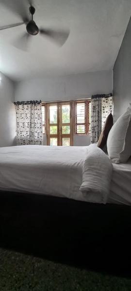 Be My Guest Homestay Swanky - 콜라푸르