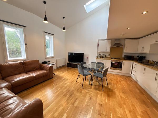 Private Parking 2 Bed 2 Bath - Edinburgh