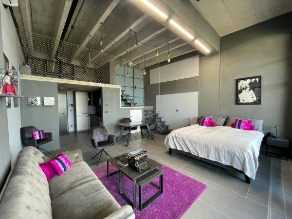 Luxe Studio With Pool, Sauna, Jacuzzi, Gym, Balcony - Prága