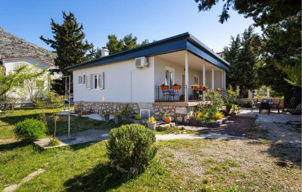 2 Bedroom Beautiful Home In Starigrad - Vinjerac