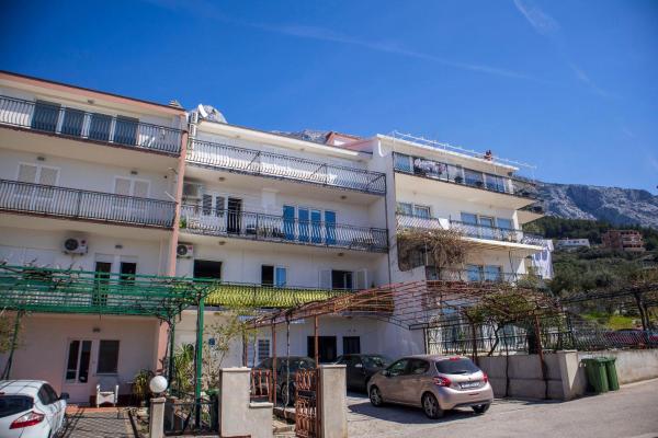 Apartments Julijana - Makarska