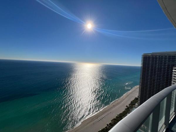 Penthouse Vacation Beach Resort - Fort Lauderdale, FL