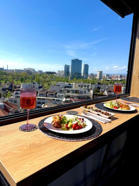 Blue Iris, 2br, Stunning Views, Jacuzzi And Workspace - Sofia