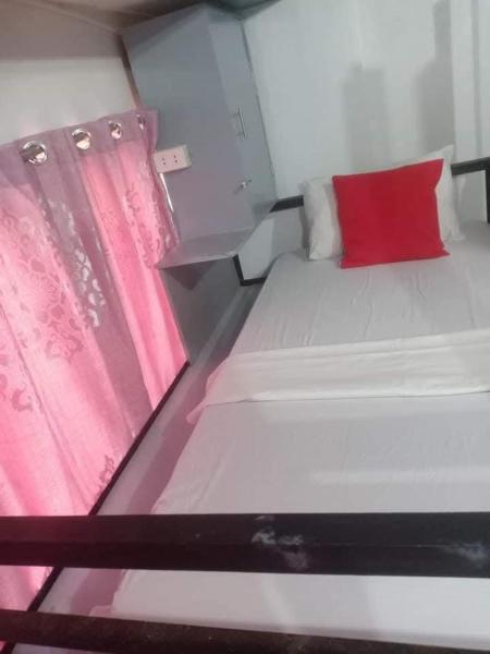 Sean Lojed Hostel - Manila