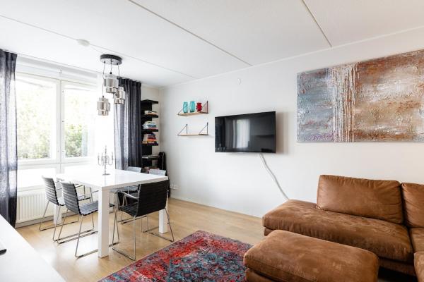 Lovely Two Bedroom Apartment Close To Metro - Helsinki